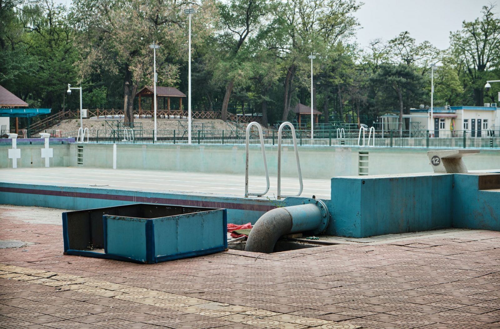 Chlorine Wash Pool: How To Do It Properly - Aloha Desert Pools
